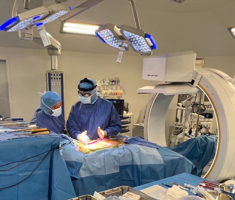 Le scanner Loop-X : un équipement de pointe pour la chirurgie de la colonne vertébrale ...